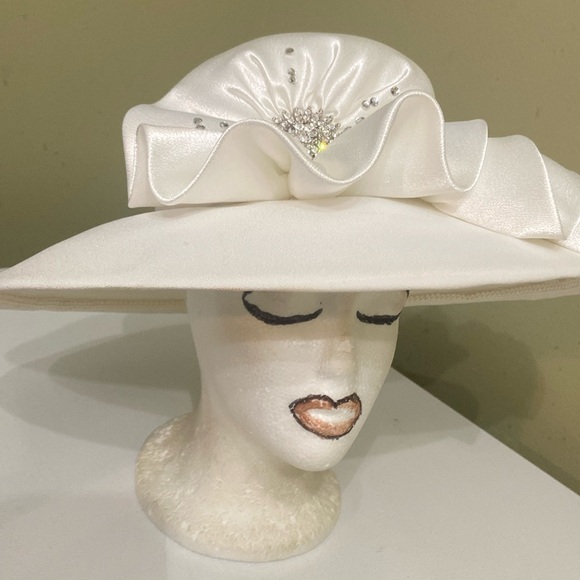 Ms. Divine | Accessories | Beautiful Snow White Dresschurch Hat By Ms ...